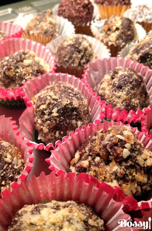 Easy Delicious Chocolate Truffles – The Bossy Kitchen-Cooking at home ...