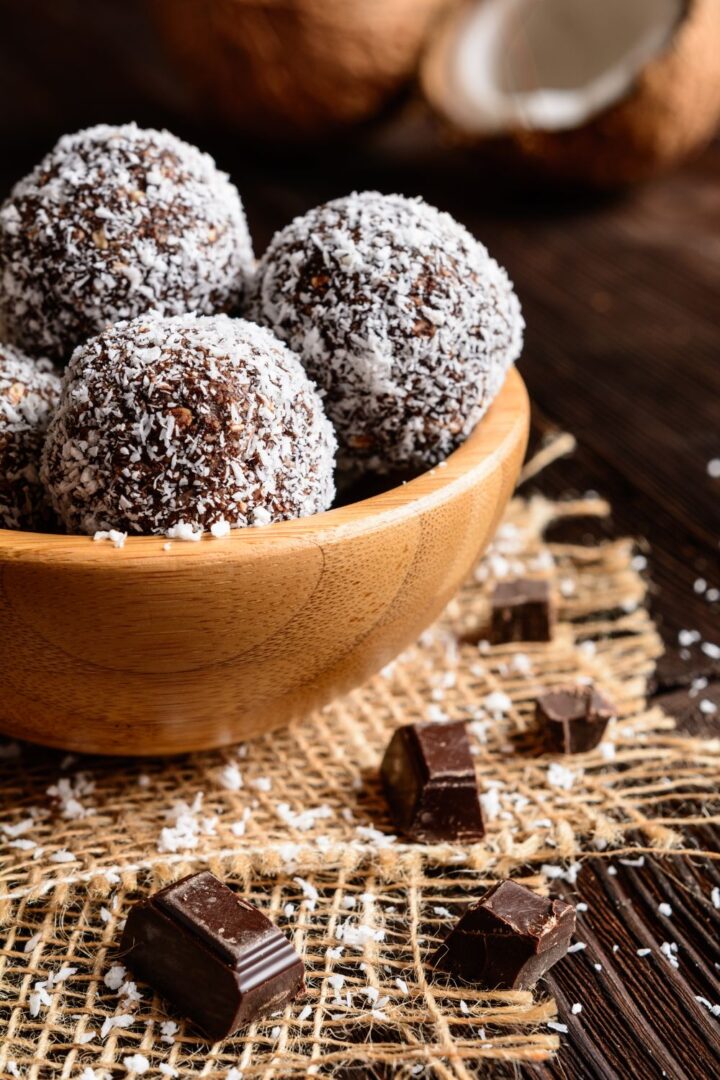 Easy Rum Balls Recipe (No Bake) – The Bossy Kitchen