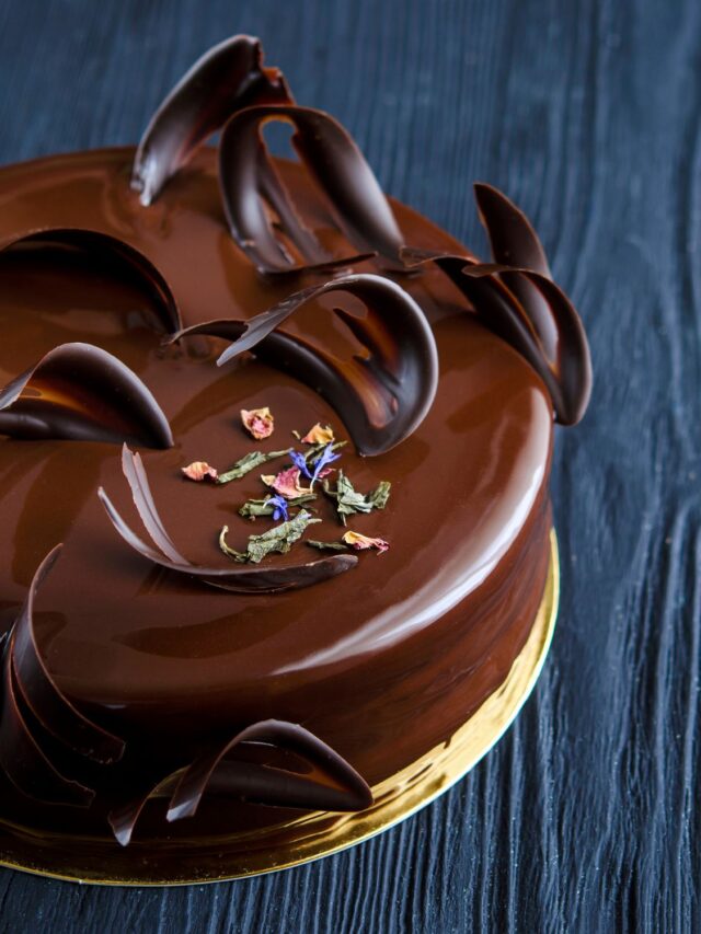 Easy To Make Cakes And Entremets
