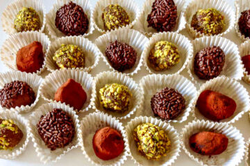 Easy Homemade Chocolate Truffles (3-Ingredients) – The Bossy Kitchen