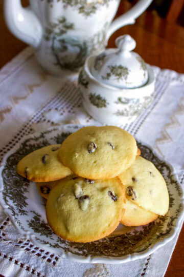 Rum Raisin Cookies Recipe – The Bossy Kitchen