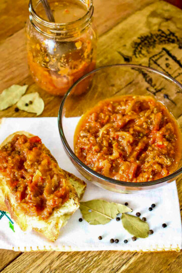 Romanian Vegetable Spread (Zacusca) – The Bossy Kitchen