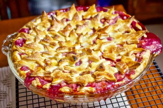 Apple And Berries Pie – The Bossy Kitchen