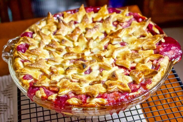 Apple And Berries Pie – The Bossy Kitchen