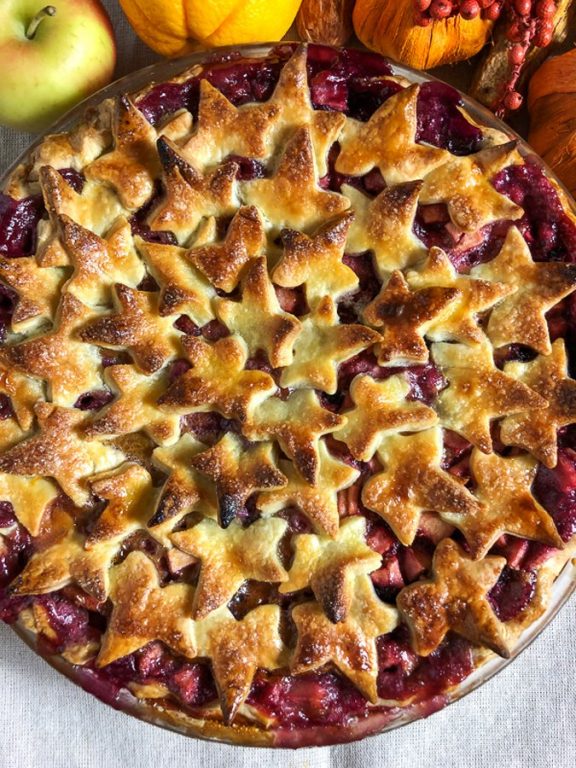 Apple And Berries Pie – The Bossy Kitchen
