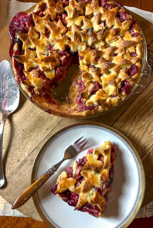 Apple And Berries Pie – The Bossy Kitchen