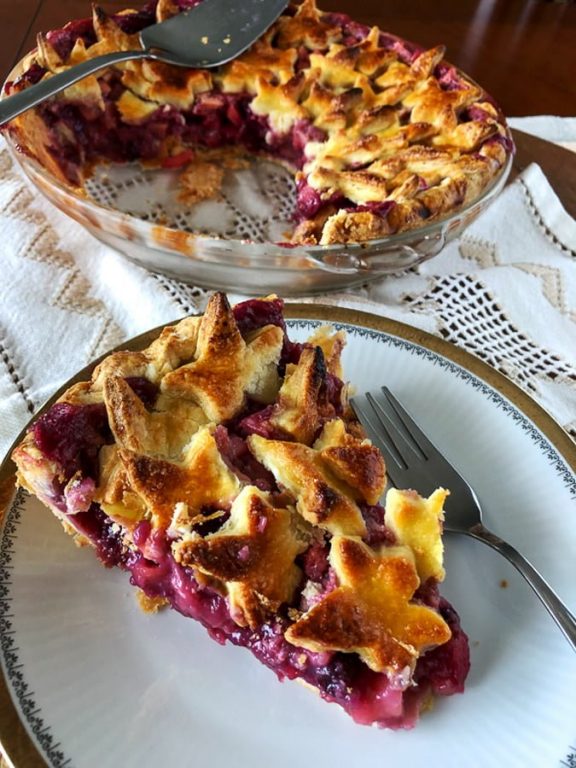 Apple And Berries Pie – The Bossy Kitchen