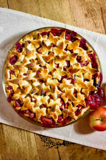 Apple And Berries Pie – The Bossy Kitchen