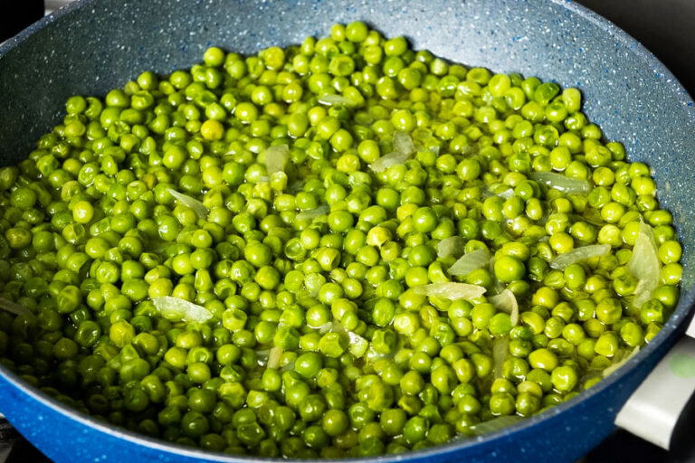 Easy Green Peas with Mint Recipe – The Bossy Kitchen