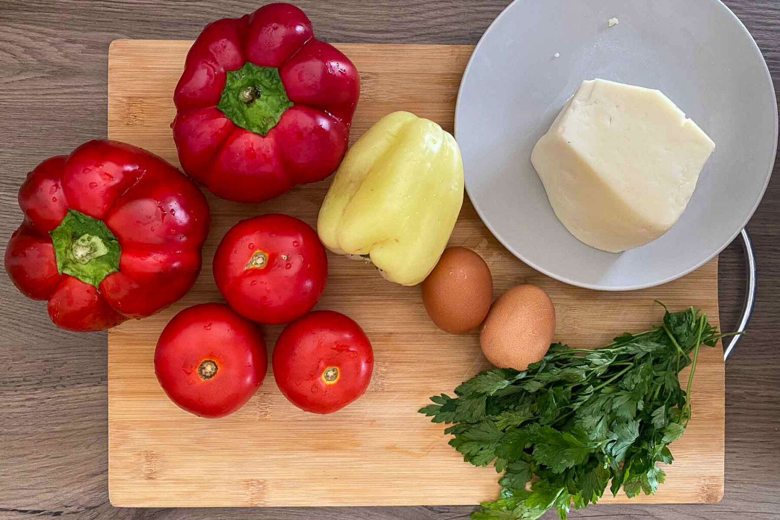 Balkan Pepper & Tomato Sauté (Piperchi țârgâsiti) – The Bossy Kitchen