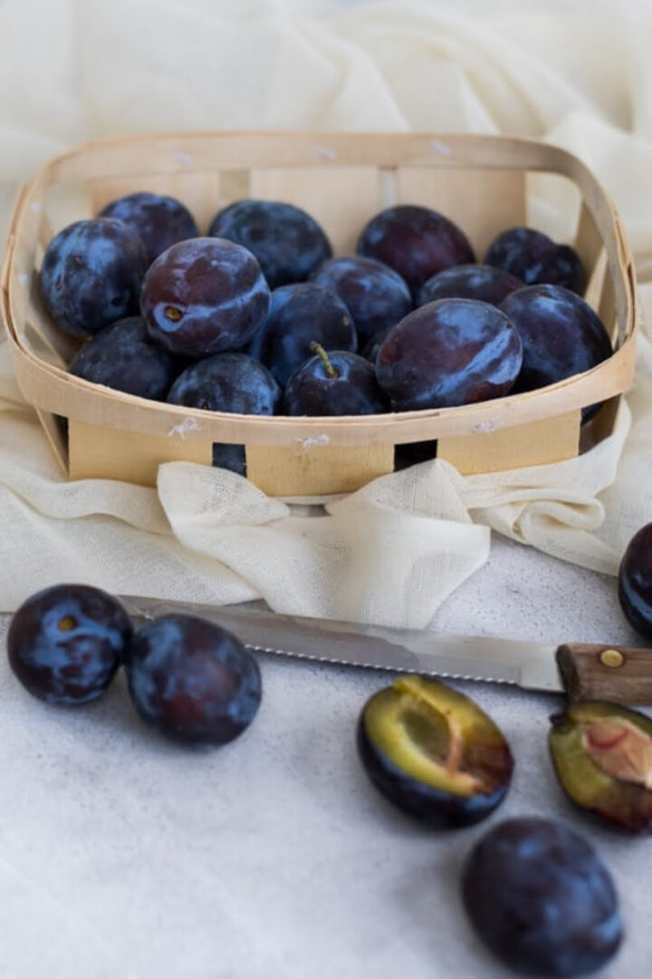 German Plum Kuchen- Pflaumenkuchen – The Bossy Kitchen