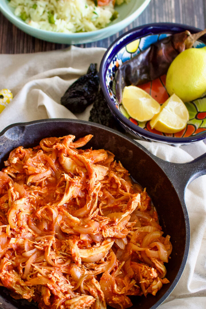 Authentic Chicken Tinga(The Best Tinga De Pollo) – The Bossy Kitchen