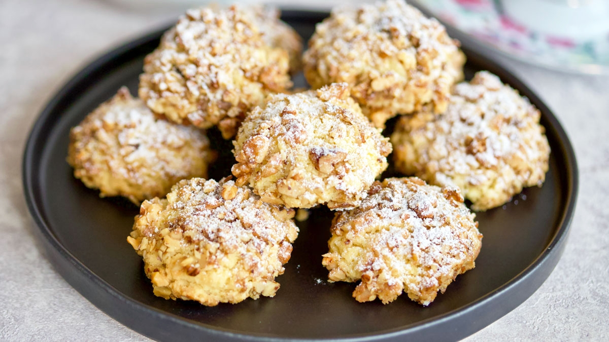 Walnut Shortbread Cookies- The Bossy Kitchen