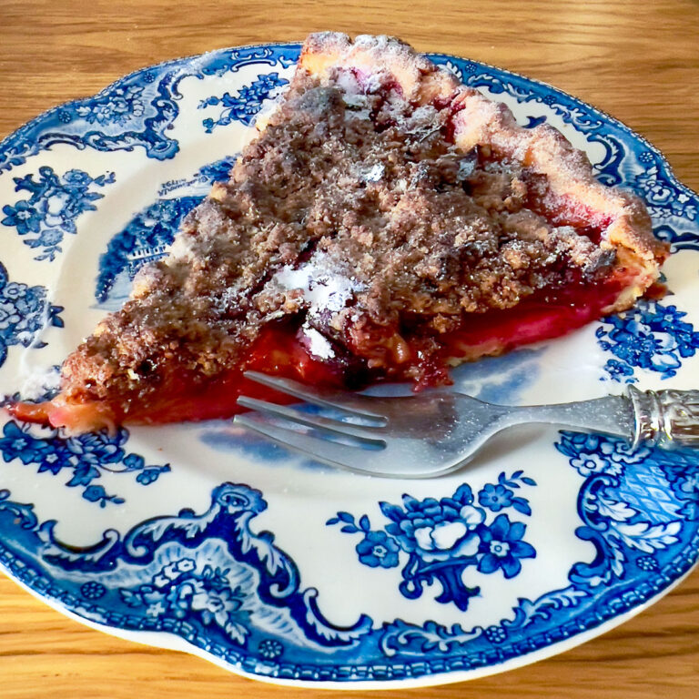 Spiced Plum Crumble Tart – The Bossy Kitchen